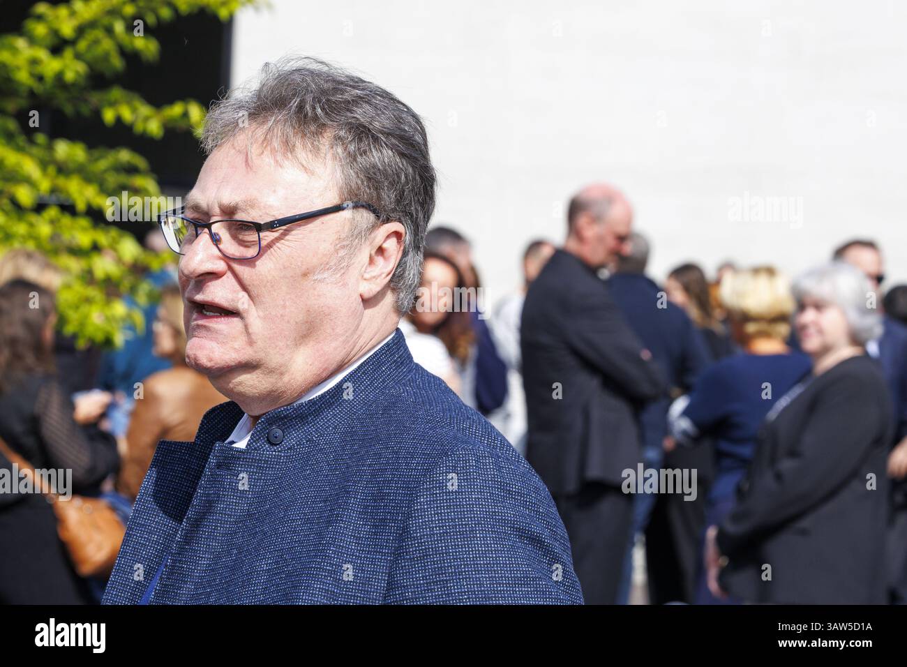 Aalst, Belgium. 19th Apr, 2025. Dirk Bosschaert arrives for the funeral ...