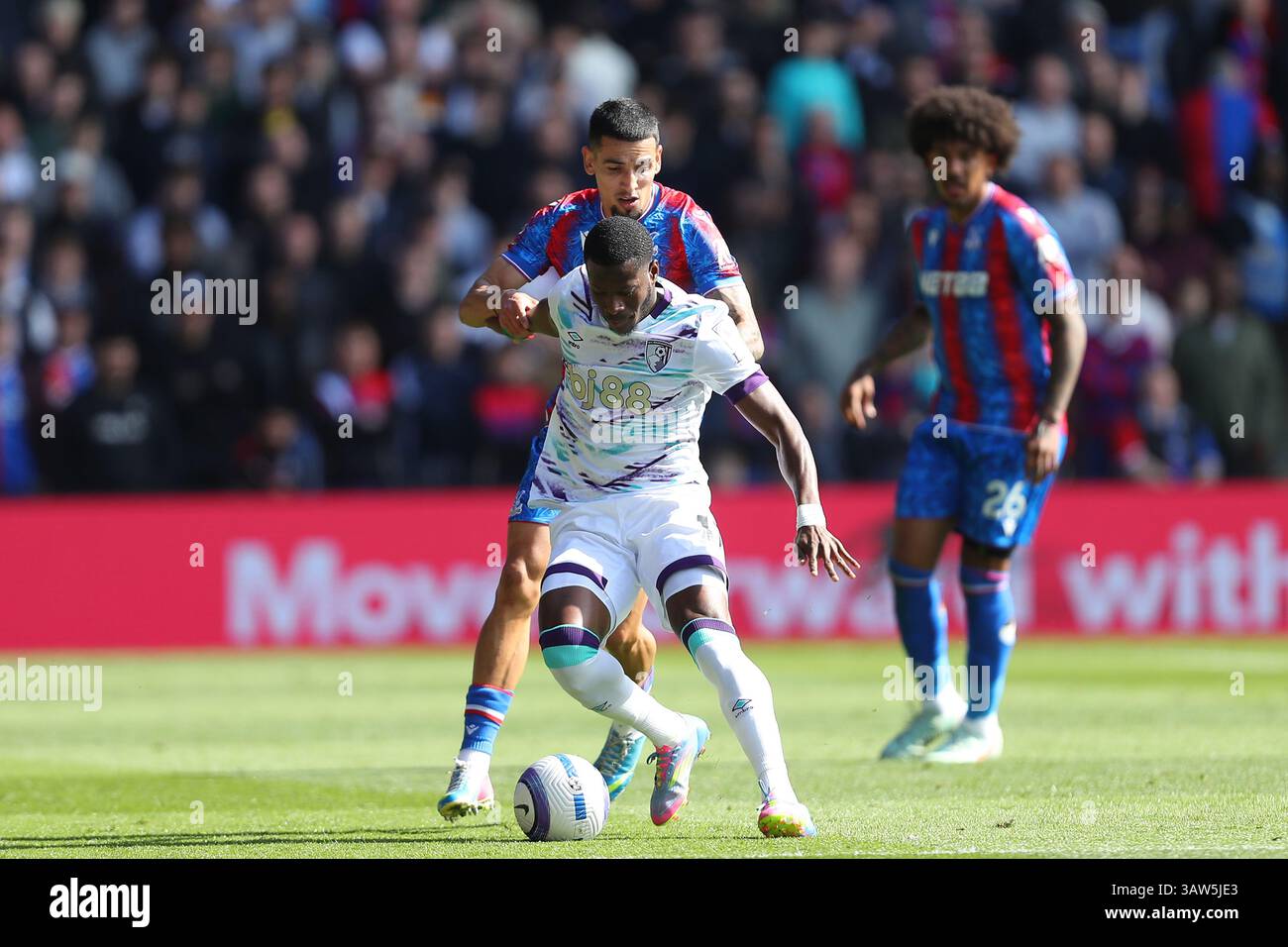 Selhurst Park, Selhurst, London, UK. 19th Apr, 2025. Premier League Football, Crystal Palace ...