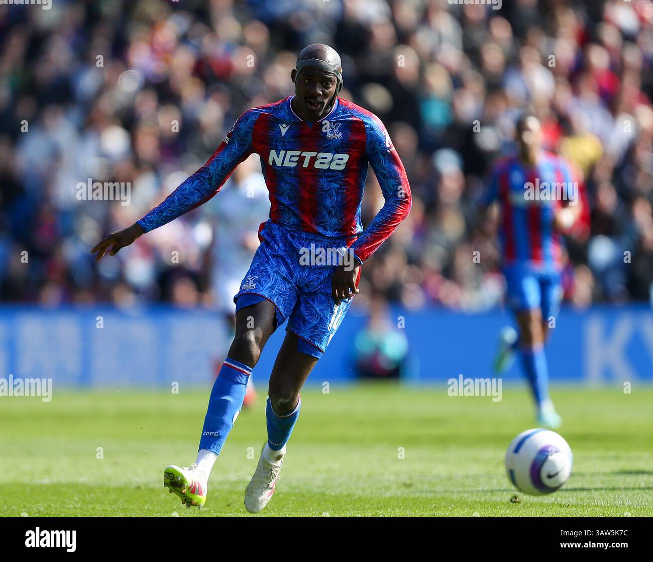 Selhurst Park, Selhurst, London, UK. 19th Apr, 2025. Premier League ...