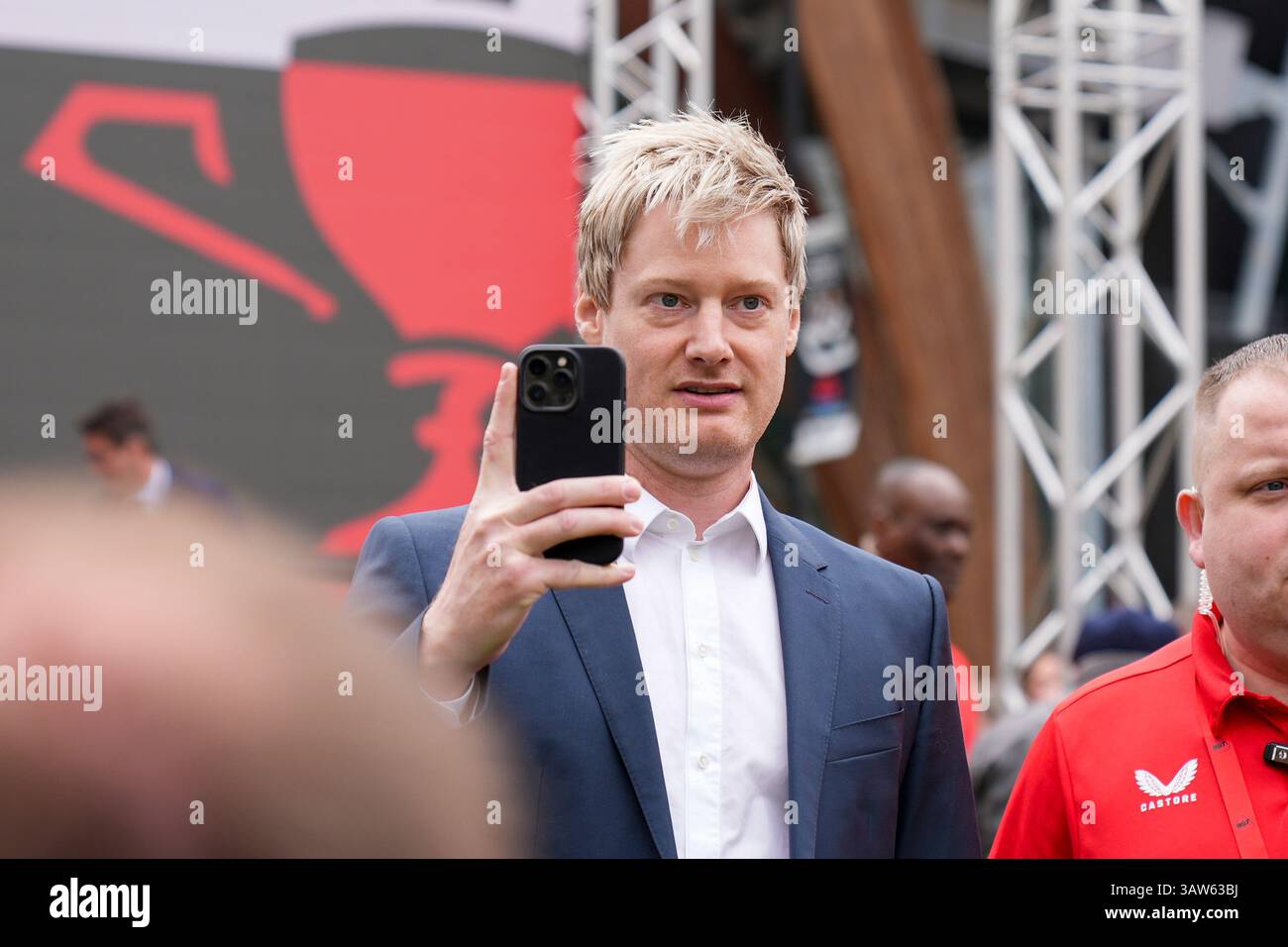 Sheffield, UK. 18th Apr, 2025. Neil Robertson during the 2025 Halo ...