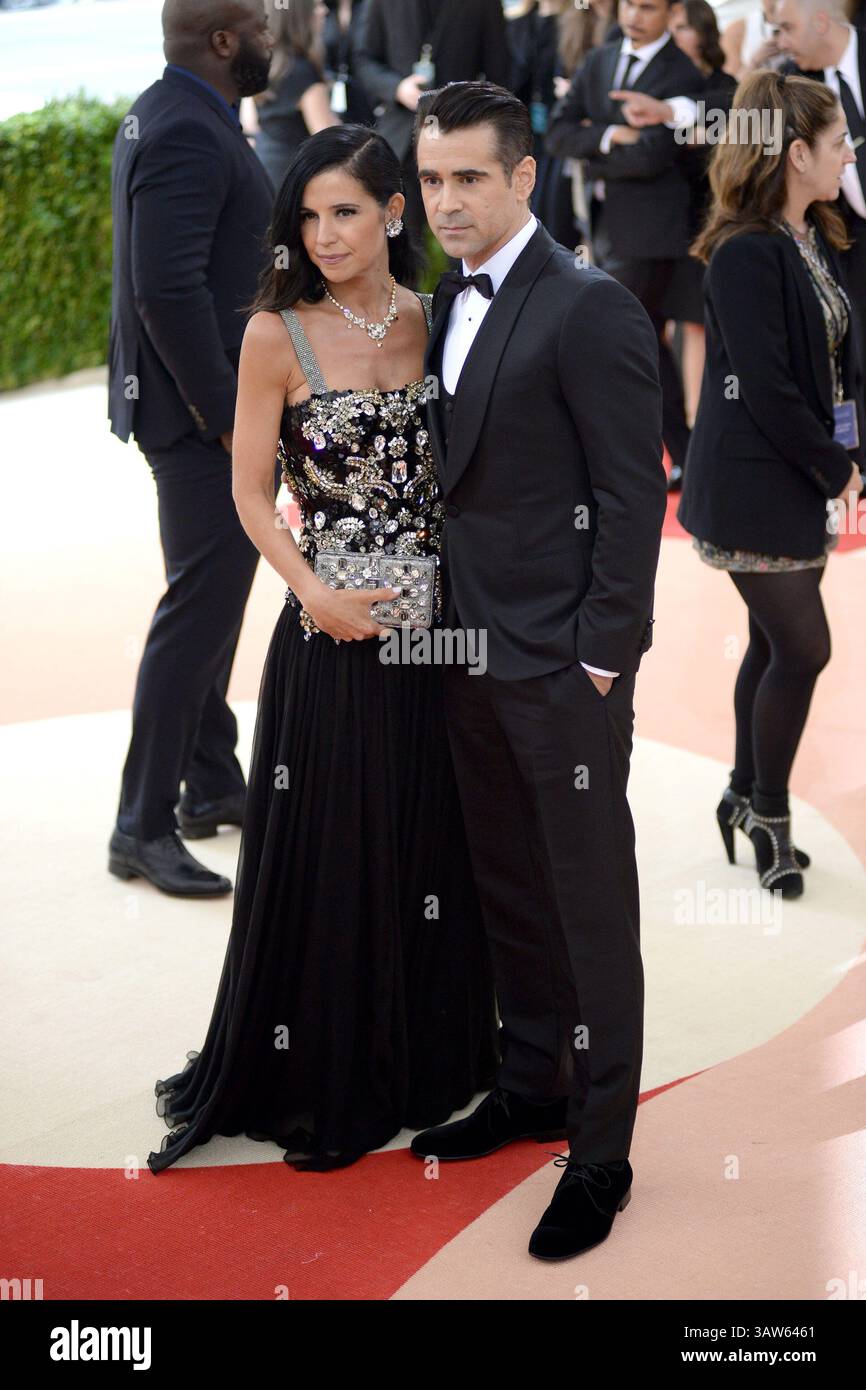 Colin farrell and alicja curus bachleda hi-res stock photography and ...