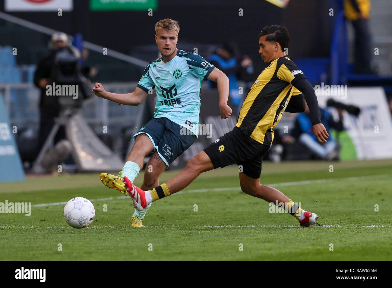 ARNHEM, NETHERLANDS - APRIL 19: Jay Kruiver of Roda JC, Roan van der ...