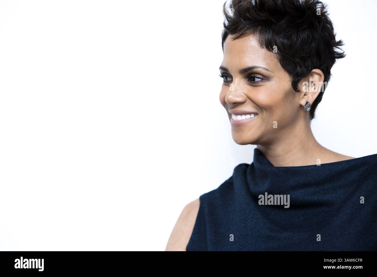 March 13, 2013 - Hollywood, California, U.S. - HALLE BERRY promotes ...