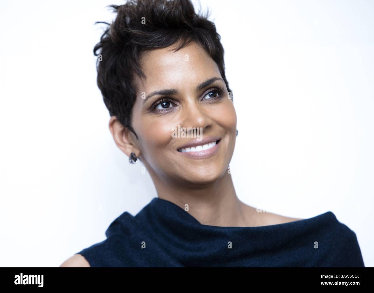March 13, 2013 - Hollywood, California, U.S. - HALLE BERRY promotes ...