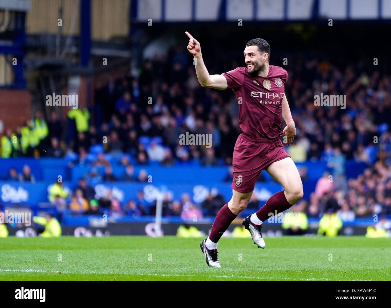 Manchester City's Mateo Kovacic celebrates scoring their side's second ...