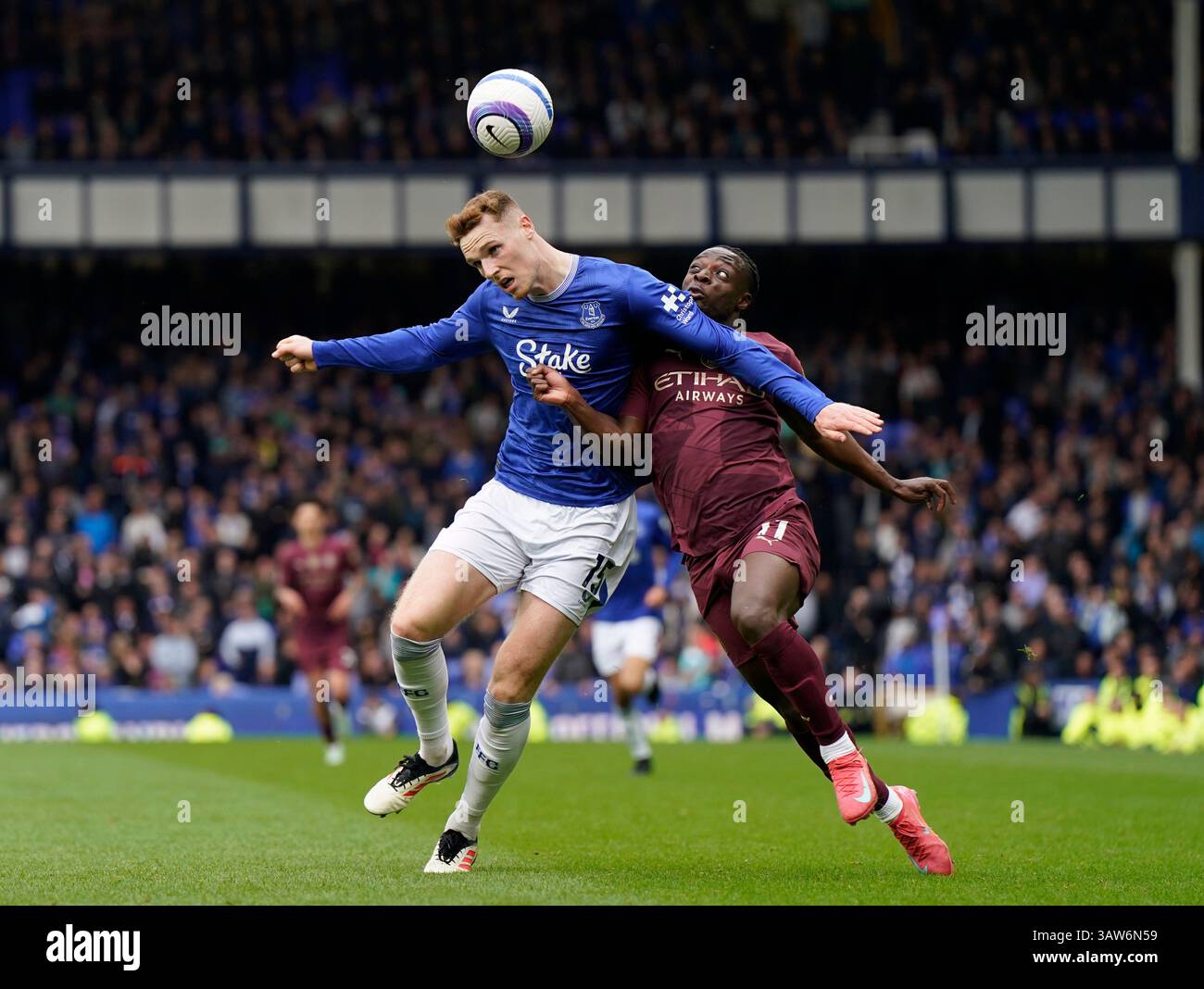 Liverpool, UK. 19th Apr, 2025. Jake O'Brien of Everton (l) and Jeremy ...