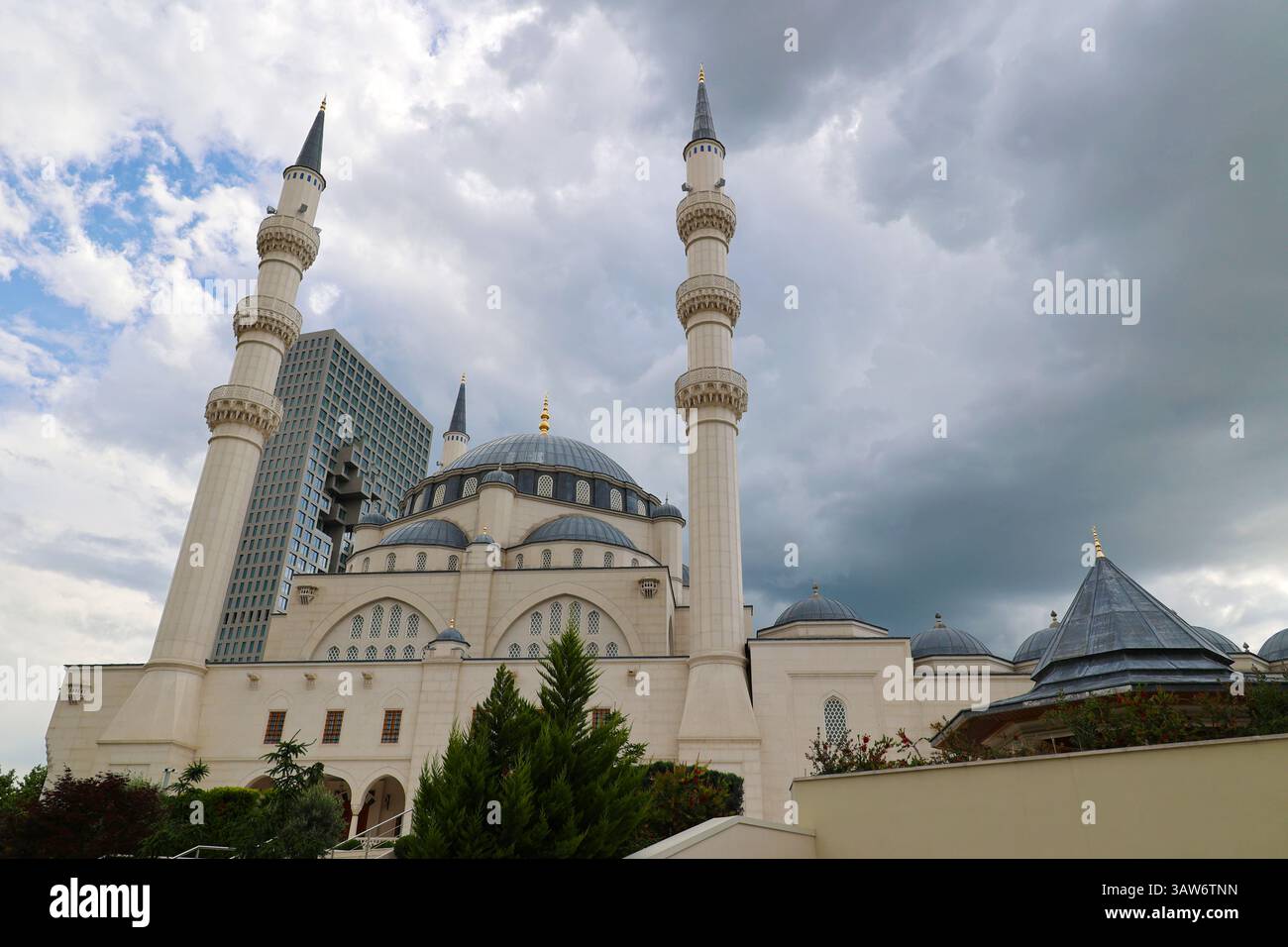 View of the Great Mosque-Namazgah Mosque of Tirana Stock Photo - Alamy