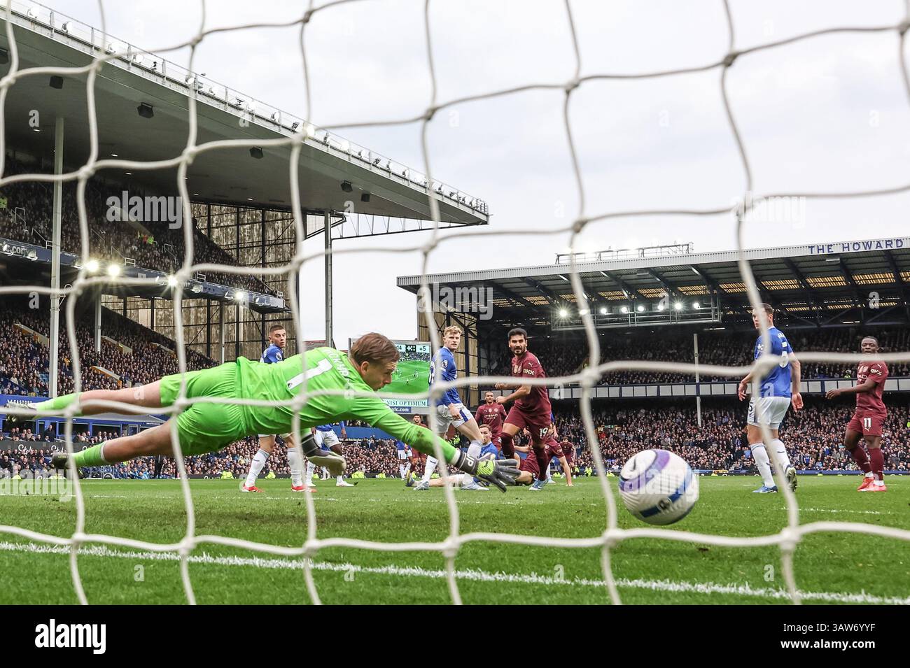 Everton liverpool 2025 2 april hi-res stock photography and images - Alamy