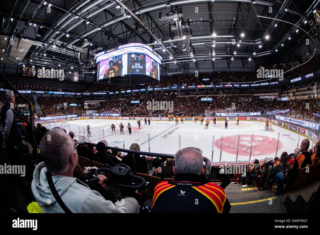 250419 Vy över Monitor ERP Arena under final ett i SHL mellan Brynäs ...