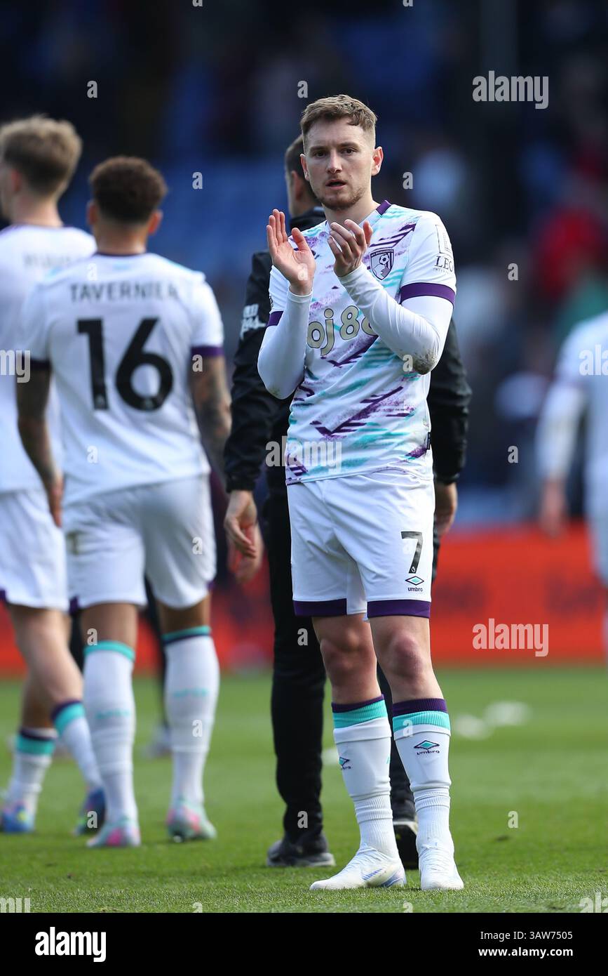 Selhurst Park, Selhurst, London, UK. 19th Apr, 2025. Premier League ...