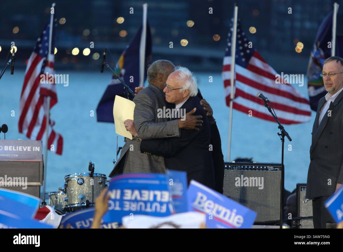 Waterfront rally hi-res stock photography and images - Alamy