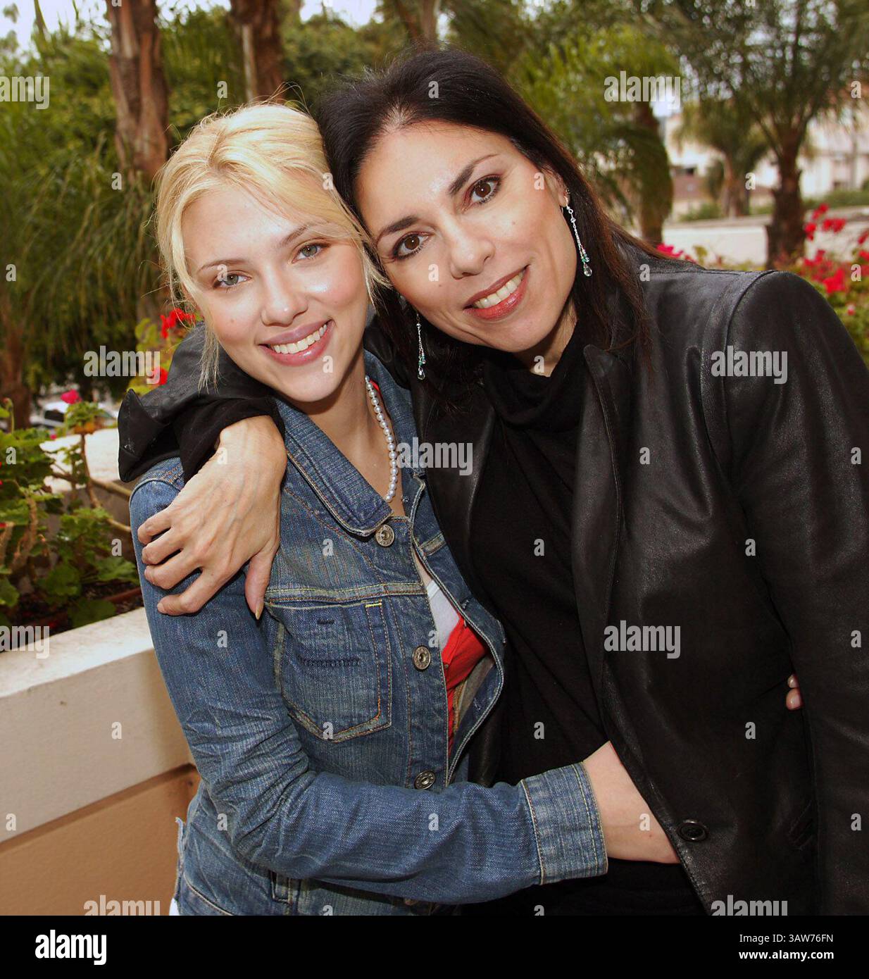 October 18, 2004 - Hollywood, California, U.S. - Scarlett Johansson ...