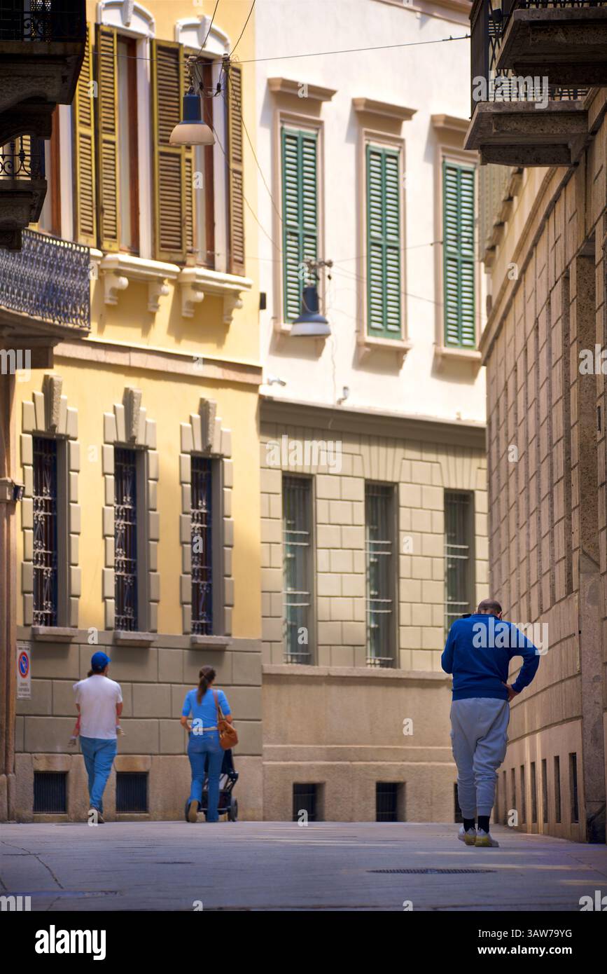 Urban street scene, Milan, Italy. Walking the streets of central Milan ...