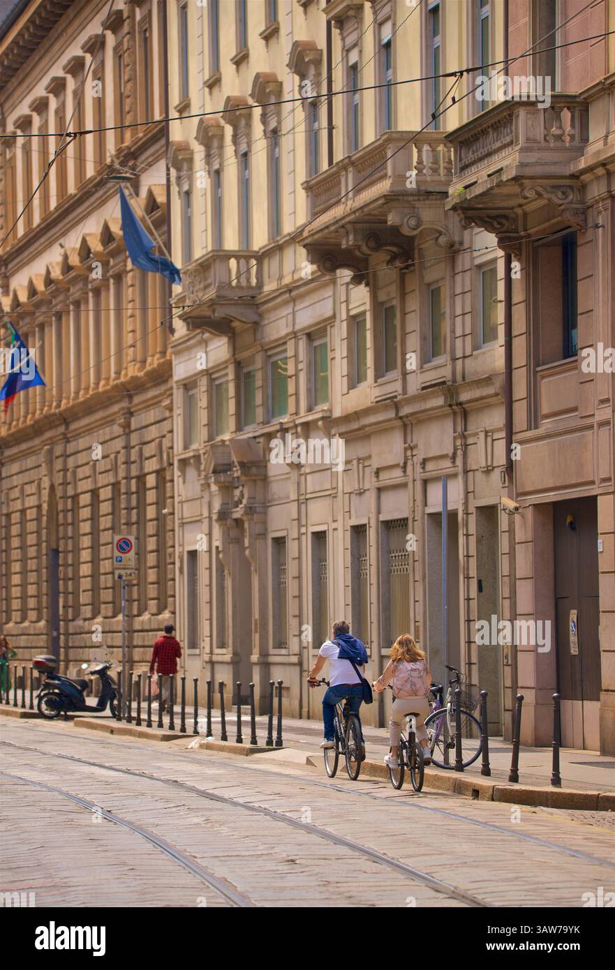 Italy milan street scene hi-res stock photography and images - Alamy