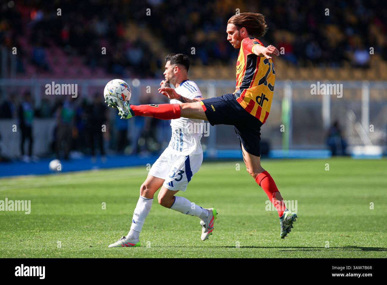 Lecce, Italy. 19th Apr, 2025. Lucas Da Cunha of Como 1907 and Antonino ...