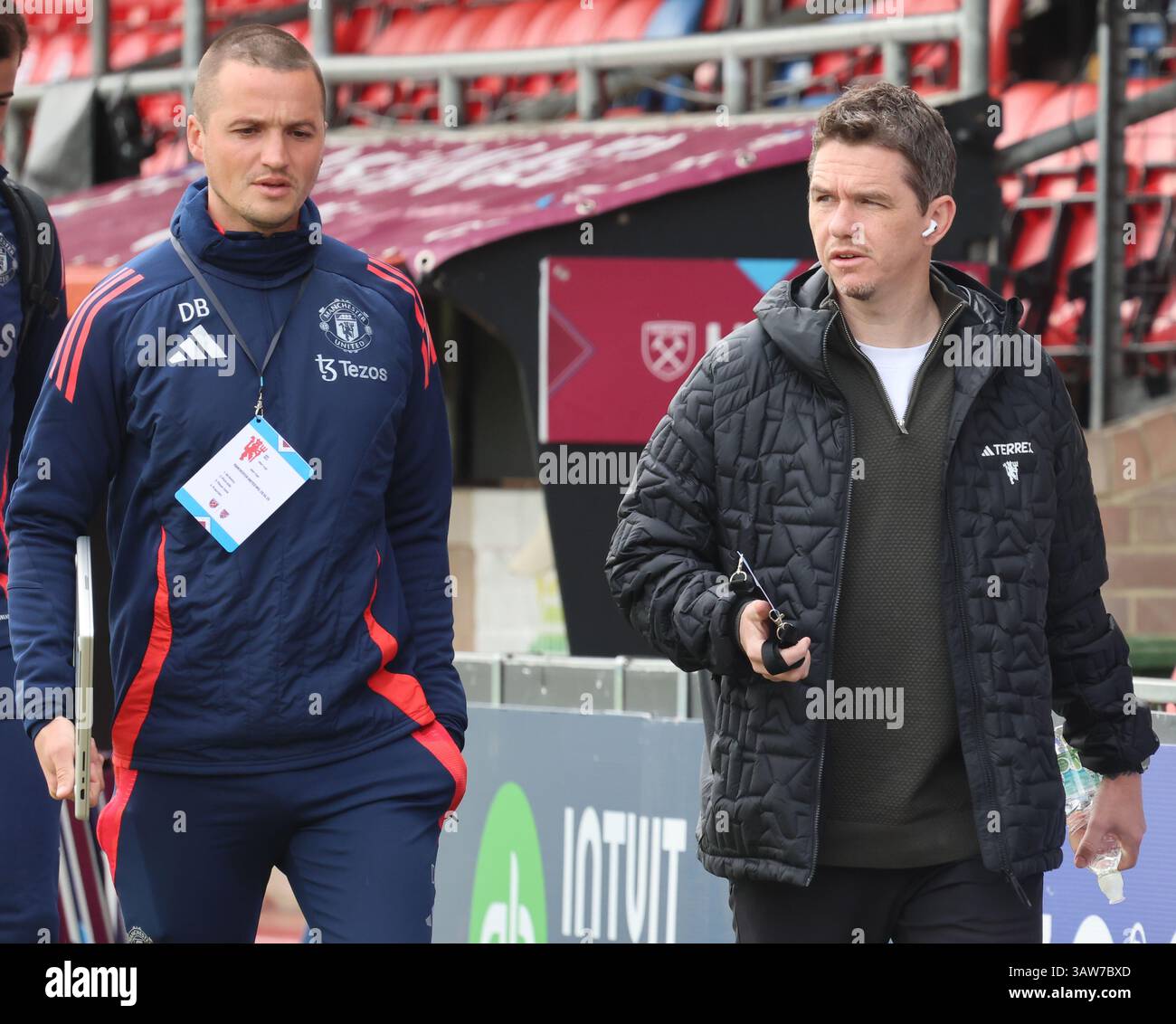 London, UK. 19th Apr, 2025. LONDON, ENGLAND - Assistant coaches Dan ...