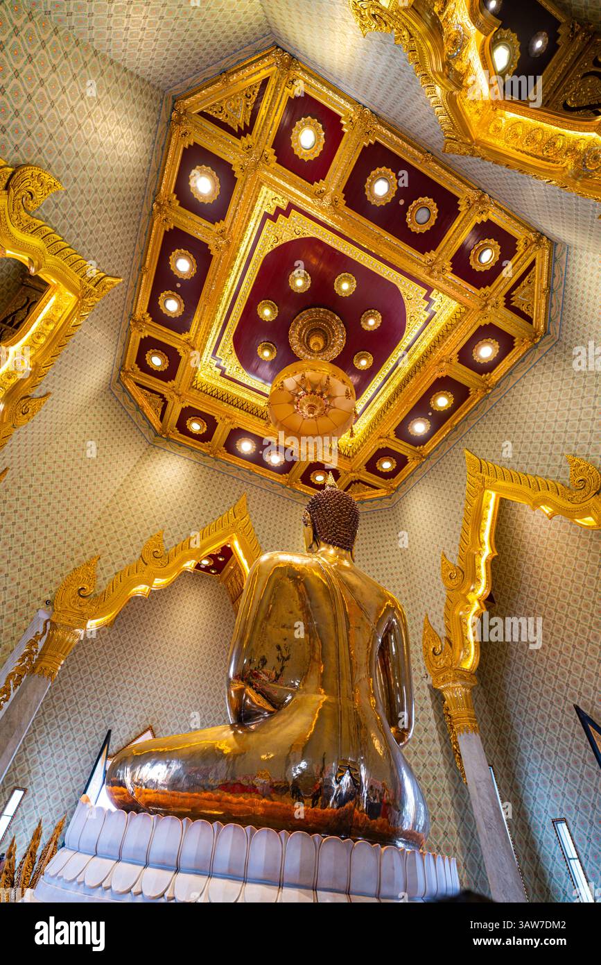 The world's largest golden seated Buddha five metres in height and ...