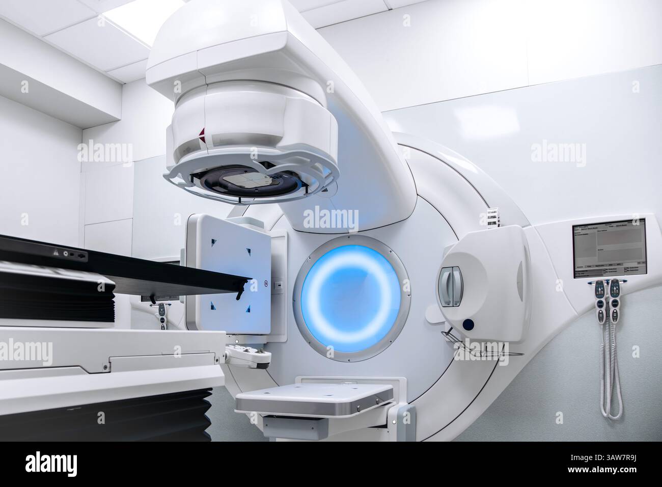 Medical linear accelerator in the therapeutic oncology Stock Photo - Alamy