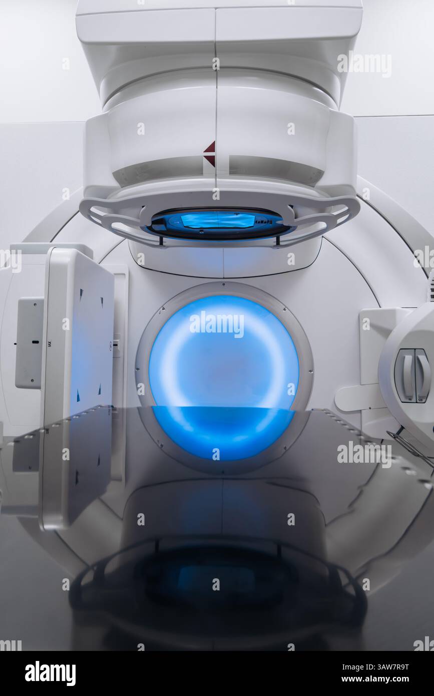Medical linear accelerator in the therapeutic oncology Stock Photo - Alamy