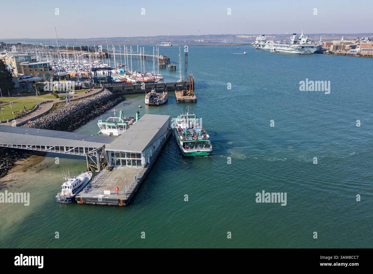 Gosport ferry arriving portsmouth hi-res stock photography and images ...