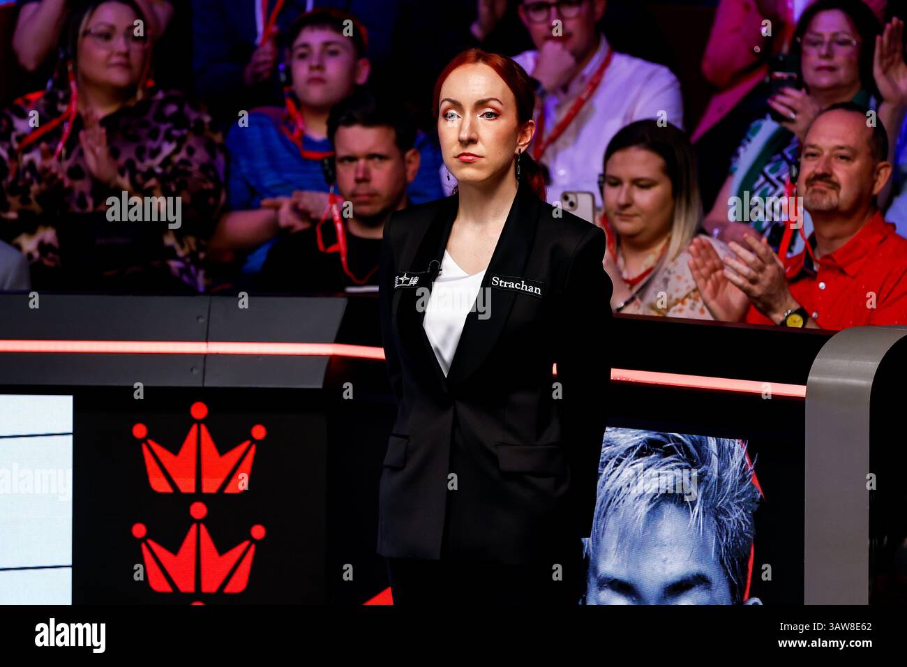 Referee Malgorzata Kanieska during the 2025 Halo World Snooker ...