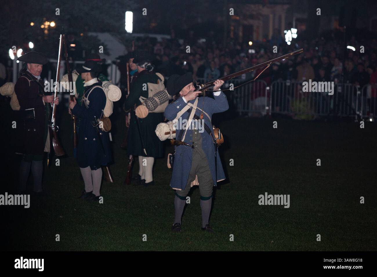 Lexington, USA. 19th Apr, 2025. Reenactors prepare for the 250th ...