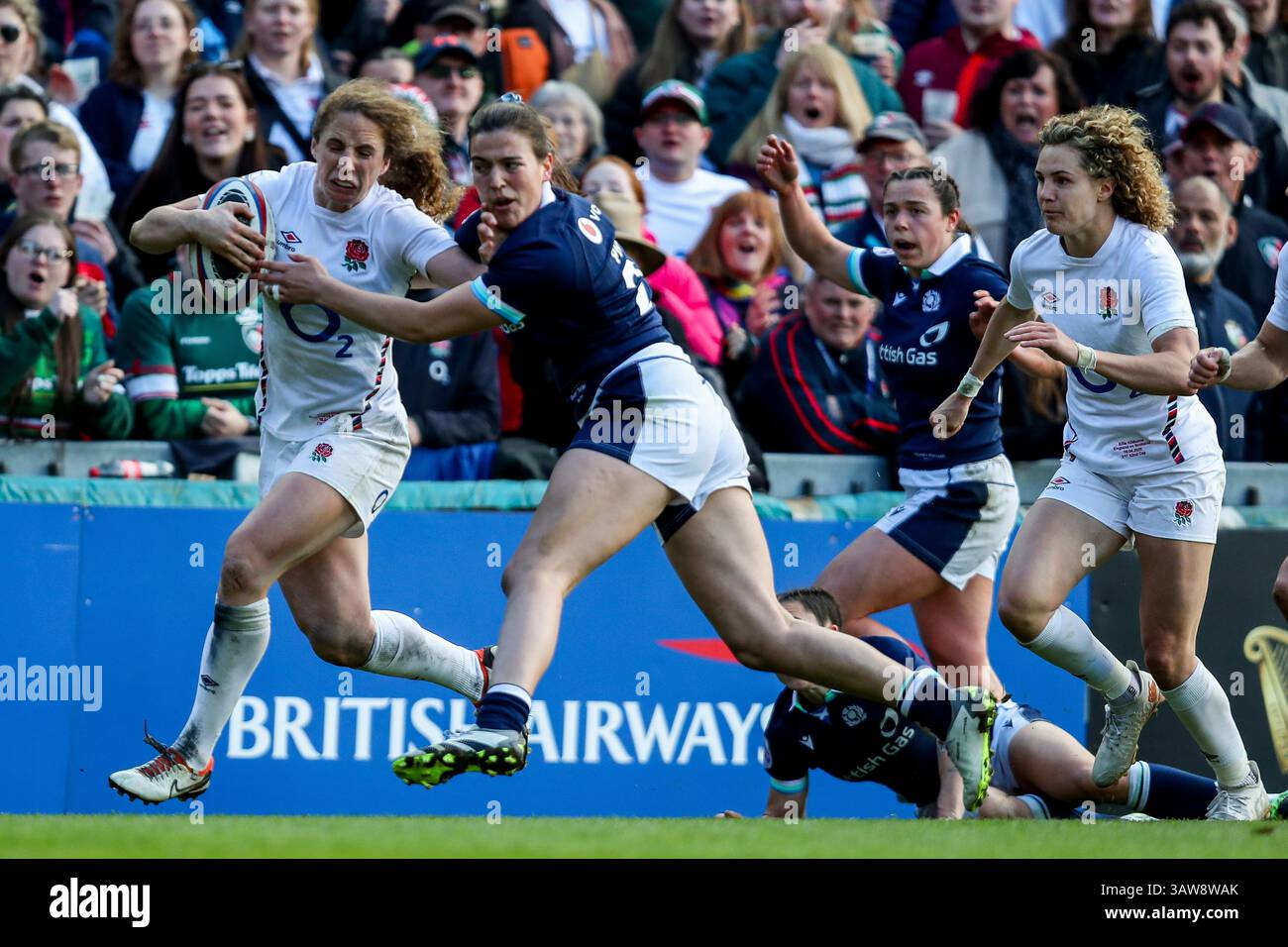Leicester, UK. 19th Apr, 2025. Abby Dow of England Women goes over for ...