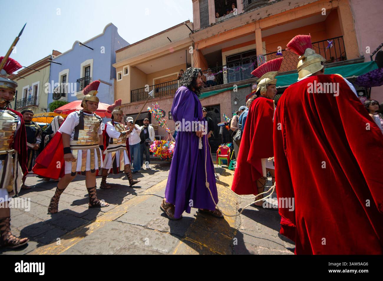 El Marques, Mexico. 18th Apr, 2025. An actor performing Jesus Christ as ...