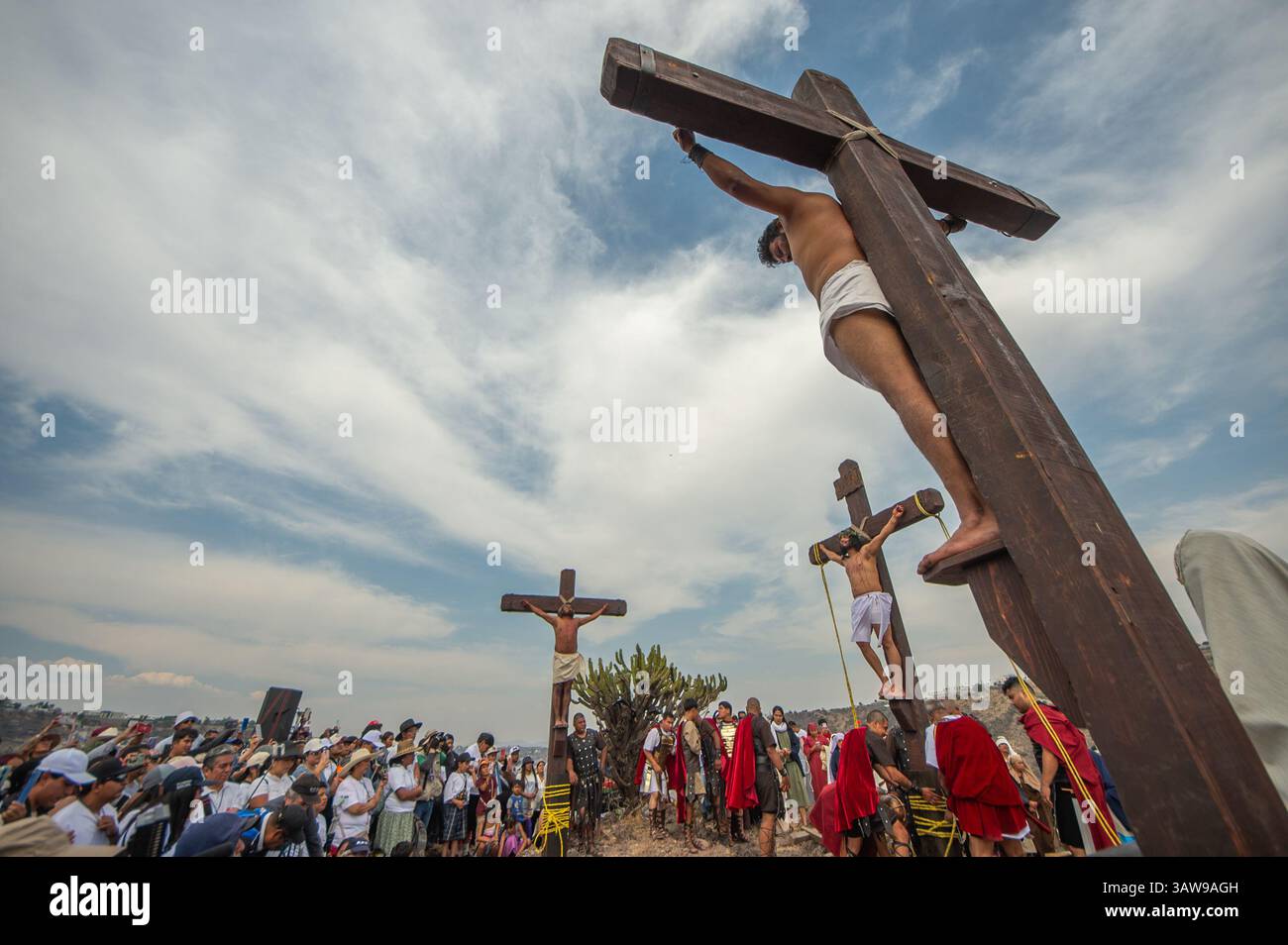 El Marques, Mexico. 18th Apr, 2025. An actor performing Jesus Christ as ...