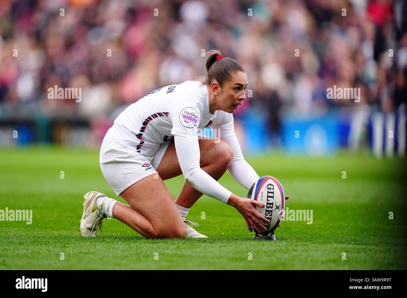 England's Holly Aitchison during the Guinness Women's Six Nations match ...