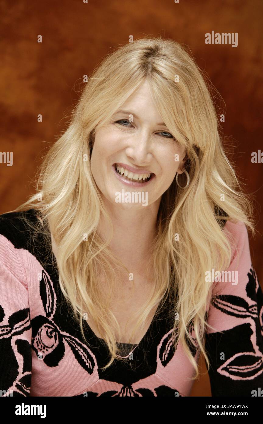 November 27, 2006 - Los Angeles, California, U.S. - LAURA DERN promotes ...