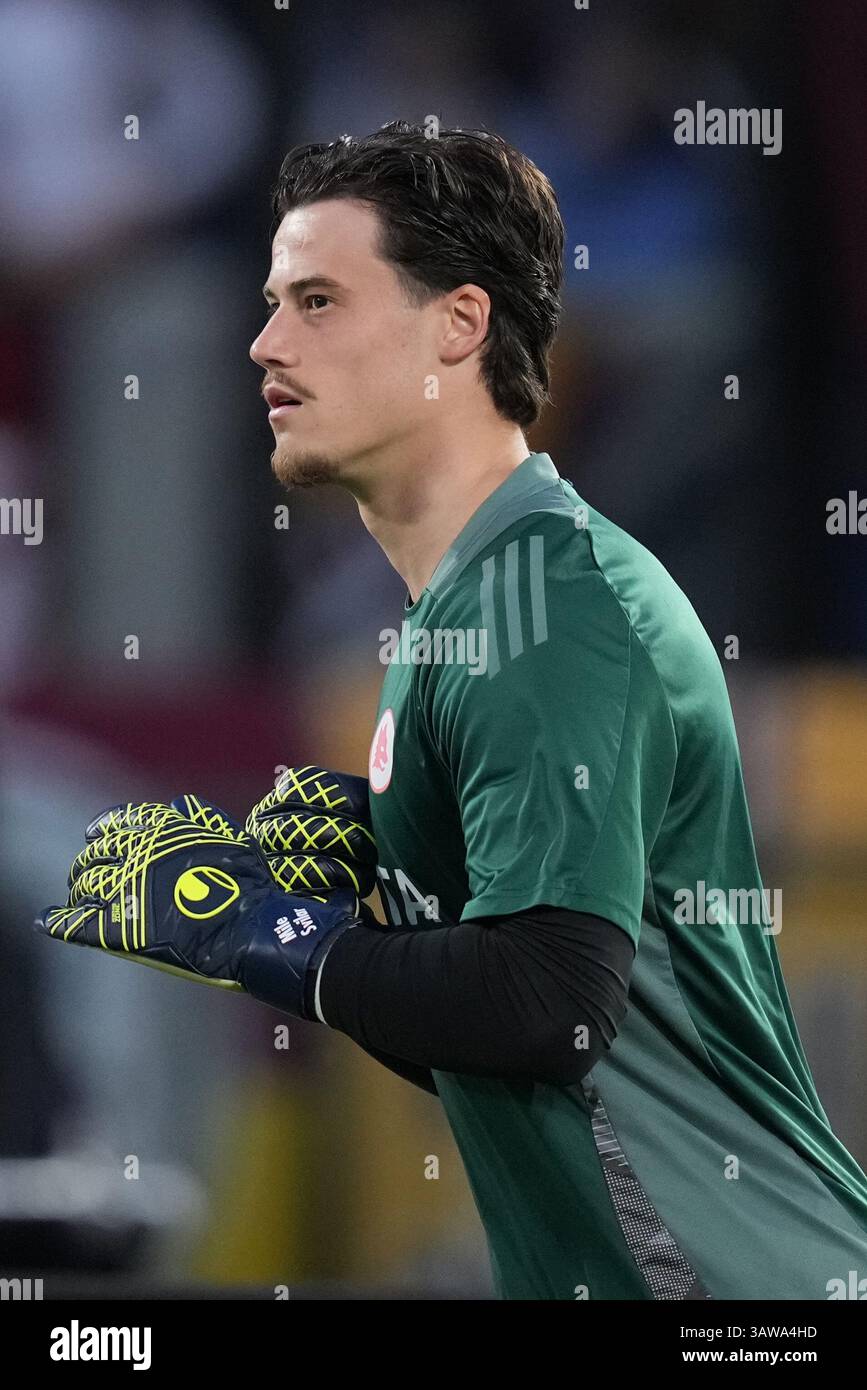 Roma, Italia. 19th Apr, 2025. Roma's goalkeeper Mile Svilar during the ...