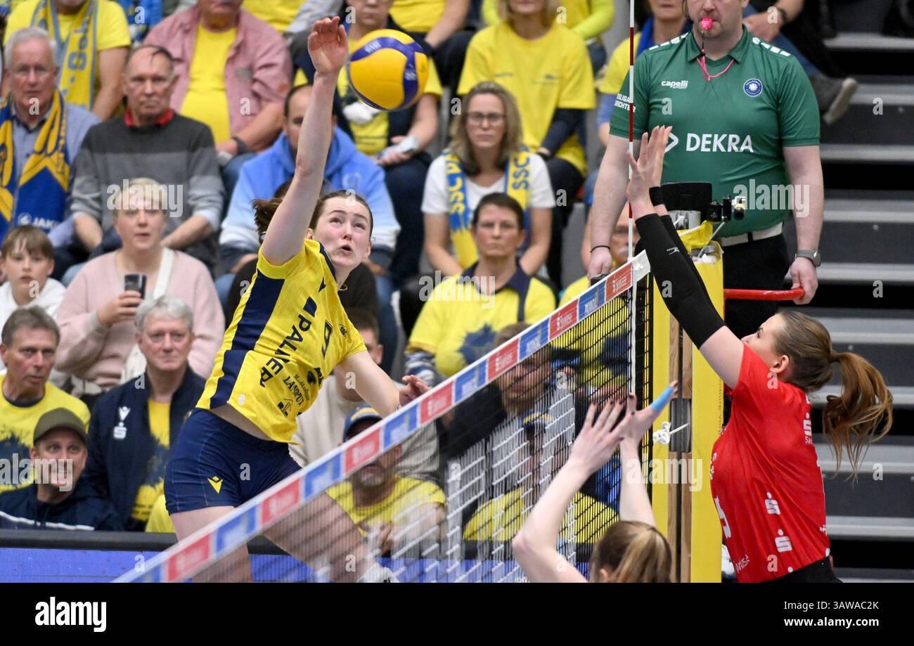 Schwerin, Germany. 19th Apr, 2025. Volleyball, Women: Bundesliga, SSC ...