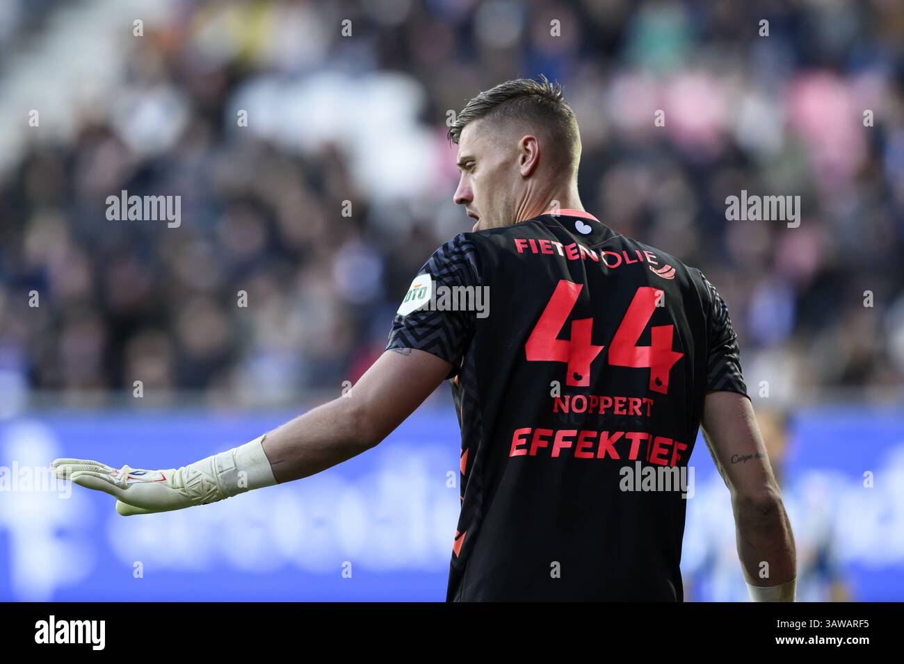 HEERENVEEN - (r) SC Heerenveen goalkeeper Andries Noppert during the ...