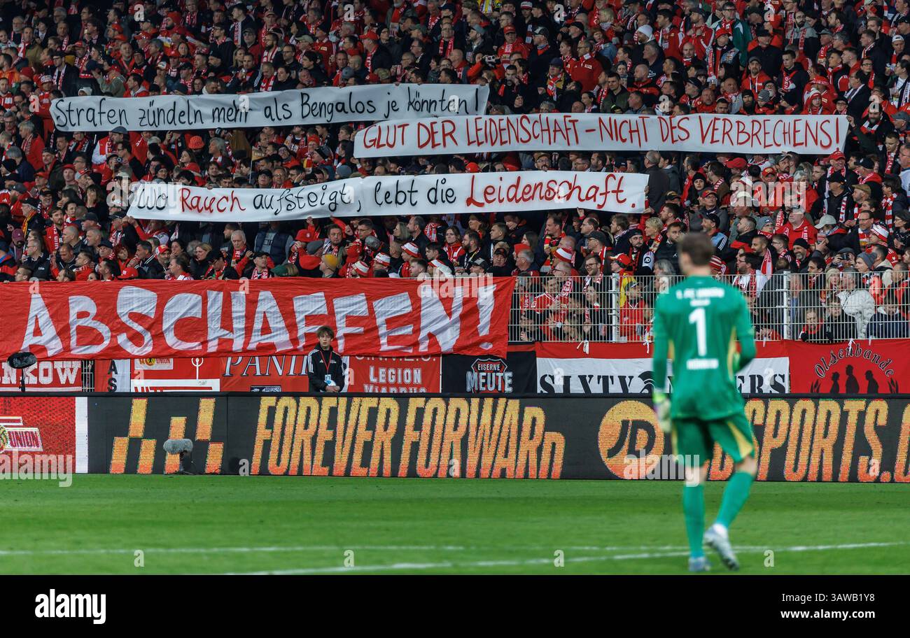 19 April 2025, Berlin: Soccer: Bundesliga, 1. FC Union Berlin - VfB ...
