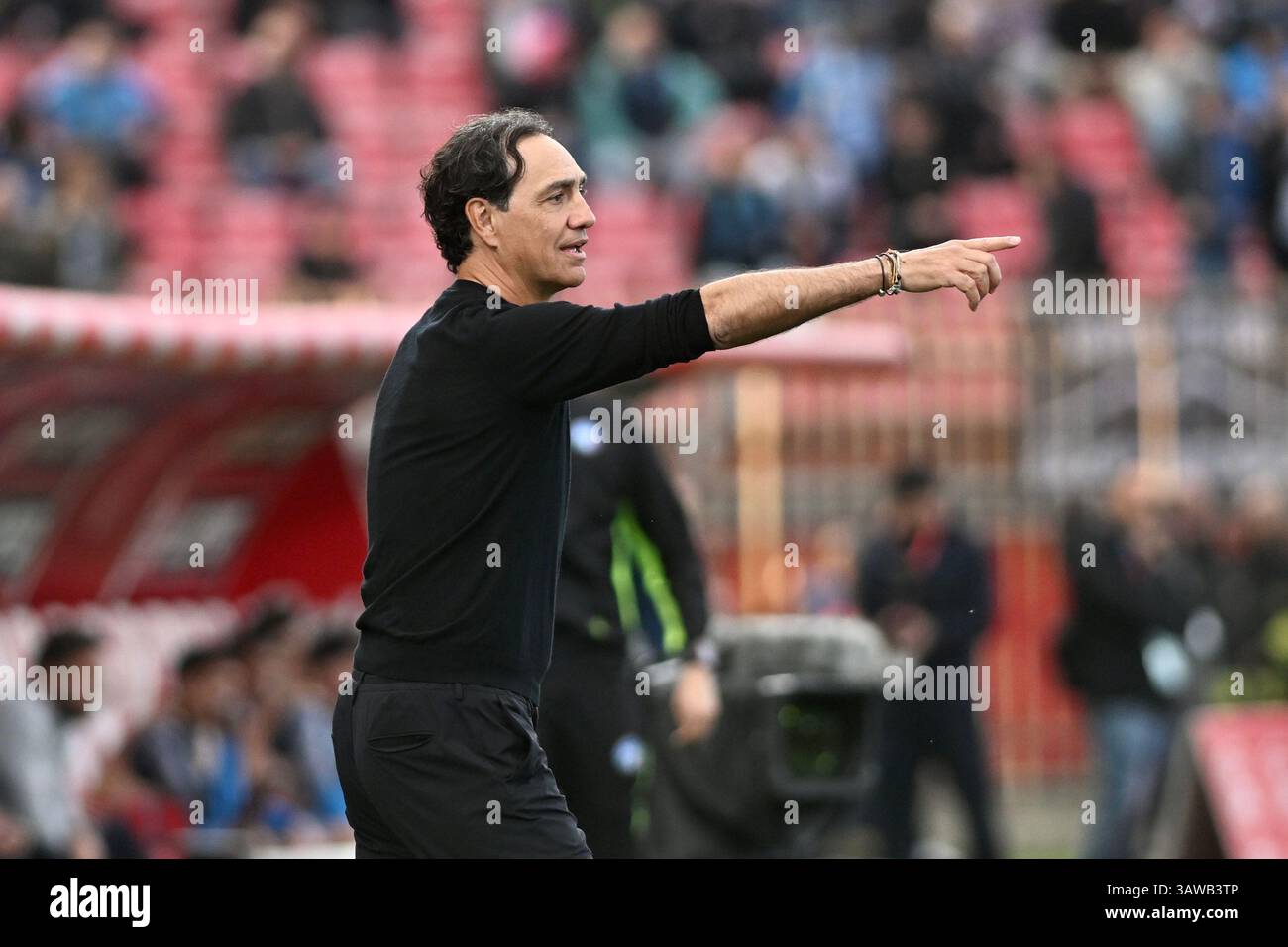 Monza, Italia. 19th Apr, 2025. AC Monza's head coach Alessandro Nesta ...