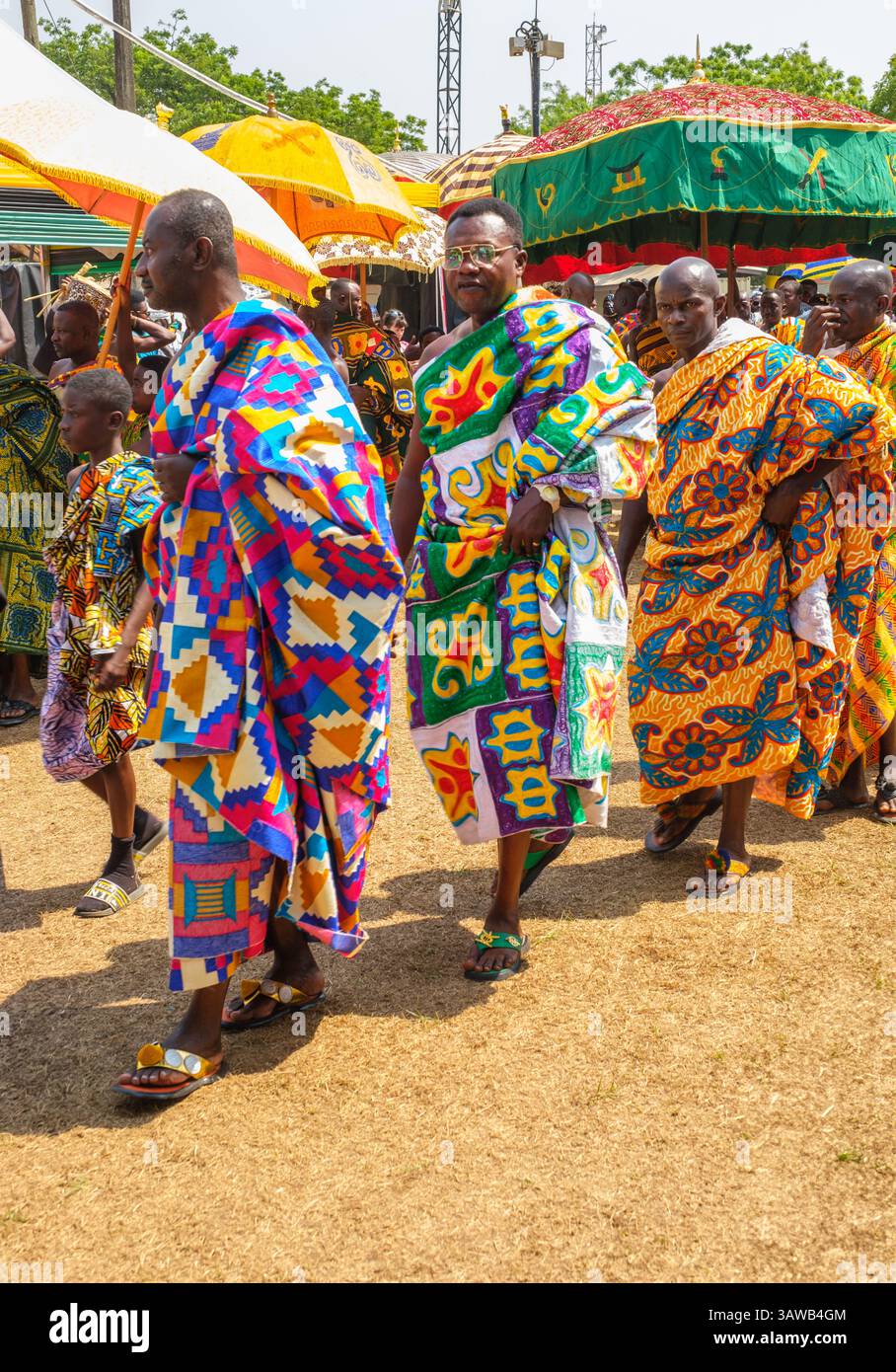 Traditional clothing ghana hi-res stock photography and images - Alamy
