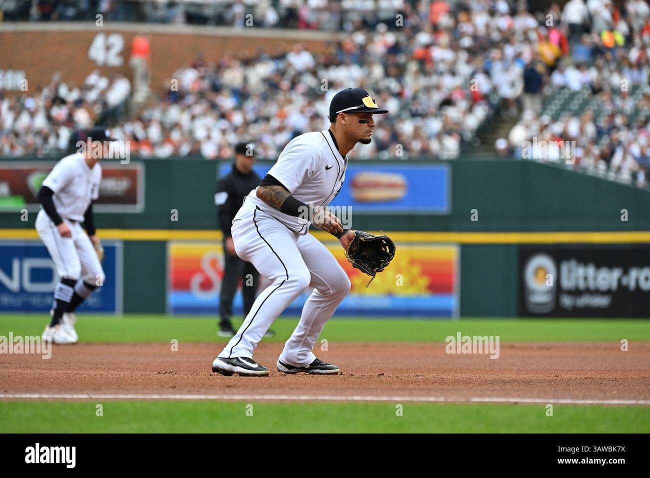DETROIT, MI - APRIL 19: Detroit Tigers third baseman Javier Báez (28 ...