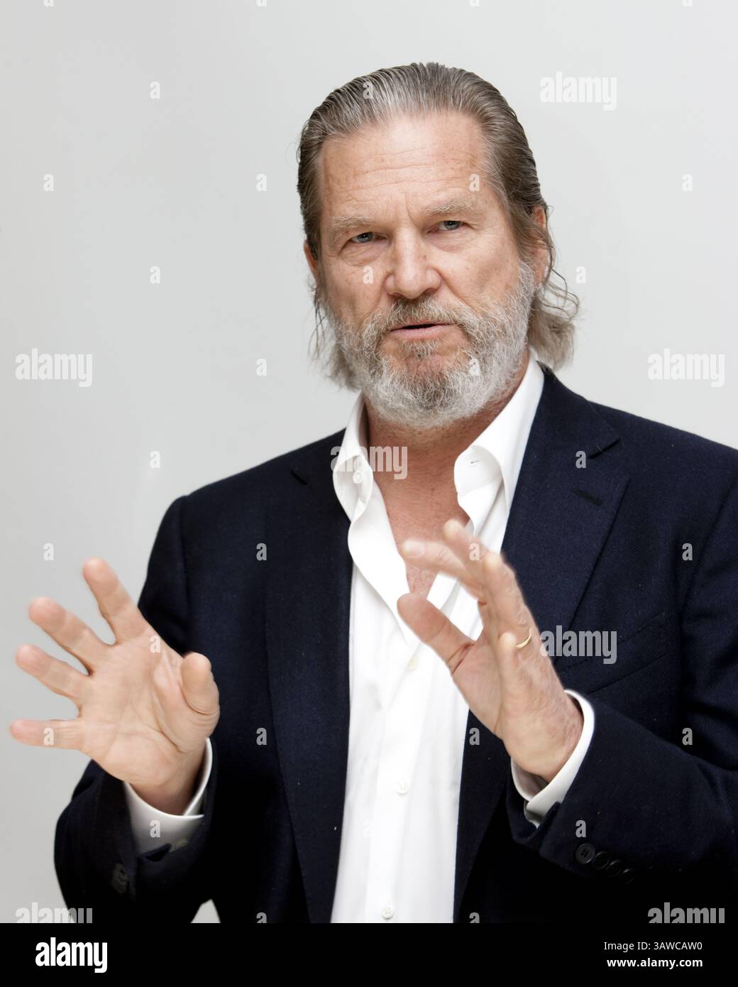 November 23, 2010 - Hollywood, California, U.S. - JEFF BRIDGES promotes ...