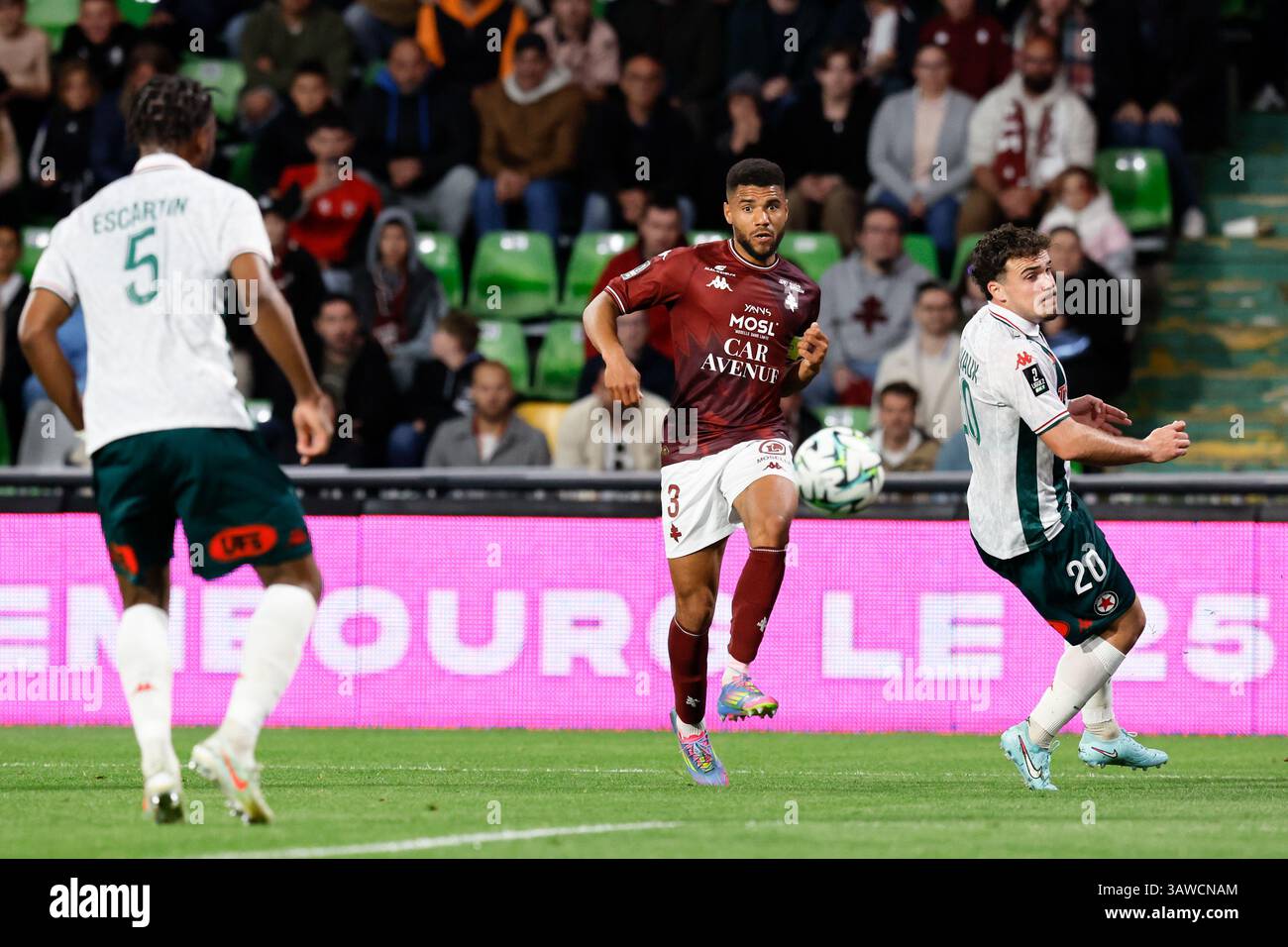 20 Dylan DURIVAUX (red) - 03 Matthieu UDOL (fcm) during the Ligue 2 BKT ...