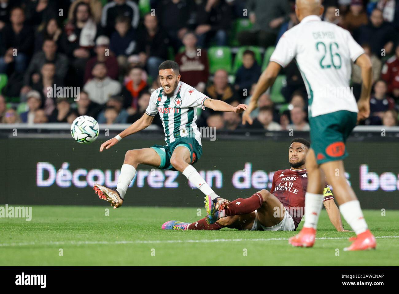 10 Merwan IFNAOUI (red) - 03 Matthieu UDOL (fcm) during the Ligue 2 BKT ...