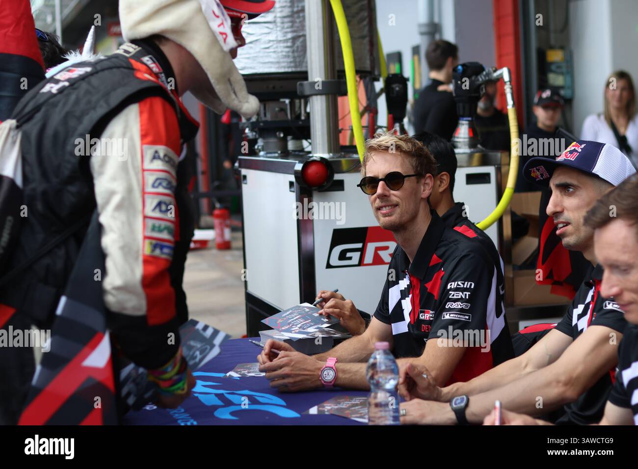 Drivers from TOYOTA GAZOO RACING Brendon Hartley (NZL), Sébastien Buemi ...