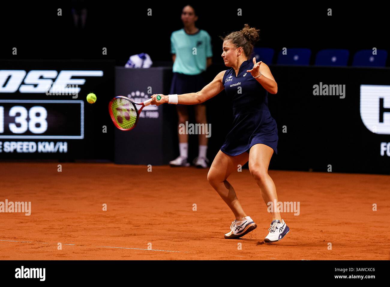Stuttgart, Deutschland. 19th Apr, 2025. Im Bild Jasmine Paolini Coco Gauff USA vs Jasmine ...