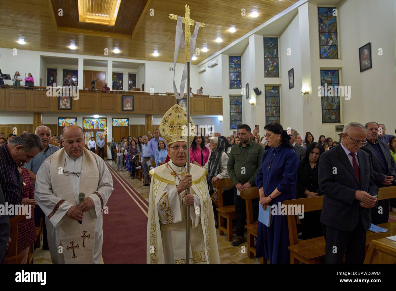 Louis Sako, center, patriarch of Iraq's Chaldean Catholic Church ...