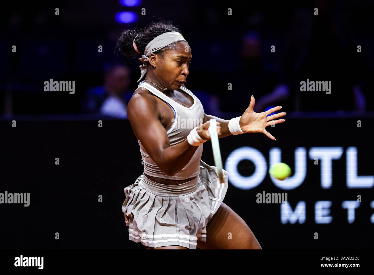 Stuttgart, Deutschland. 19th Apr, 2025. Im Bild Coco Gauff Coco Gauff USA vs Jasmine Paolini ITA ...