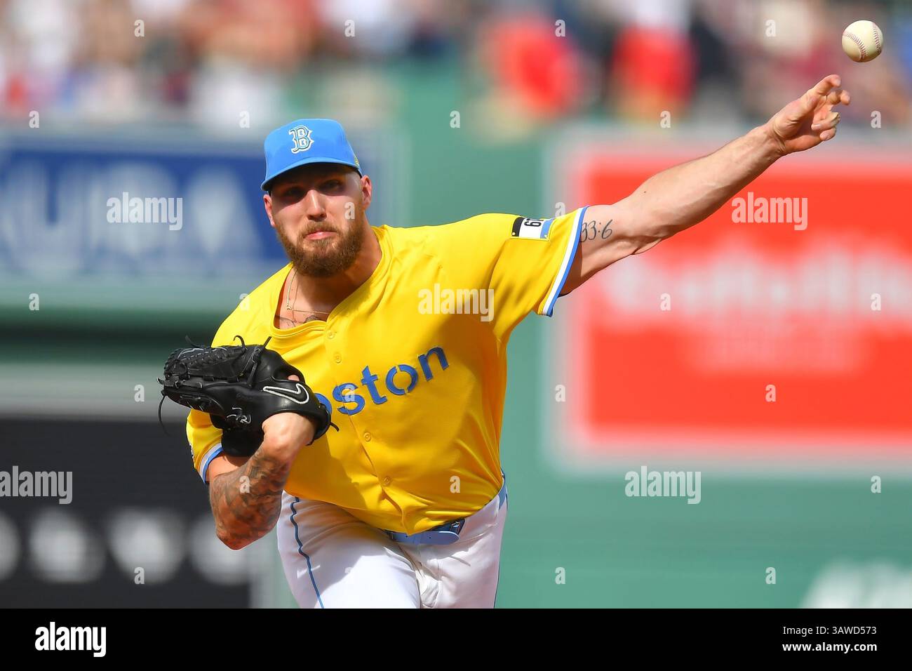 Boston Red Sox's Garrett Crochet delivers a pitch to a Chicago White ...