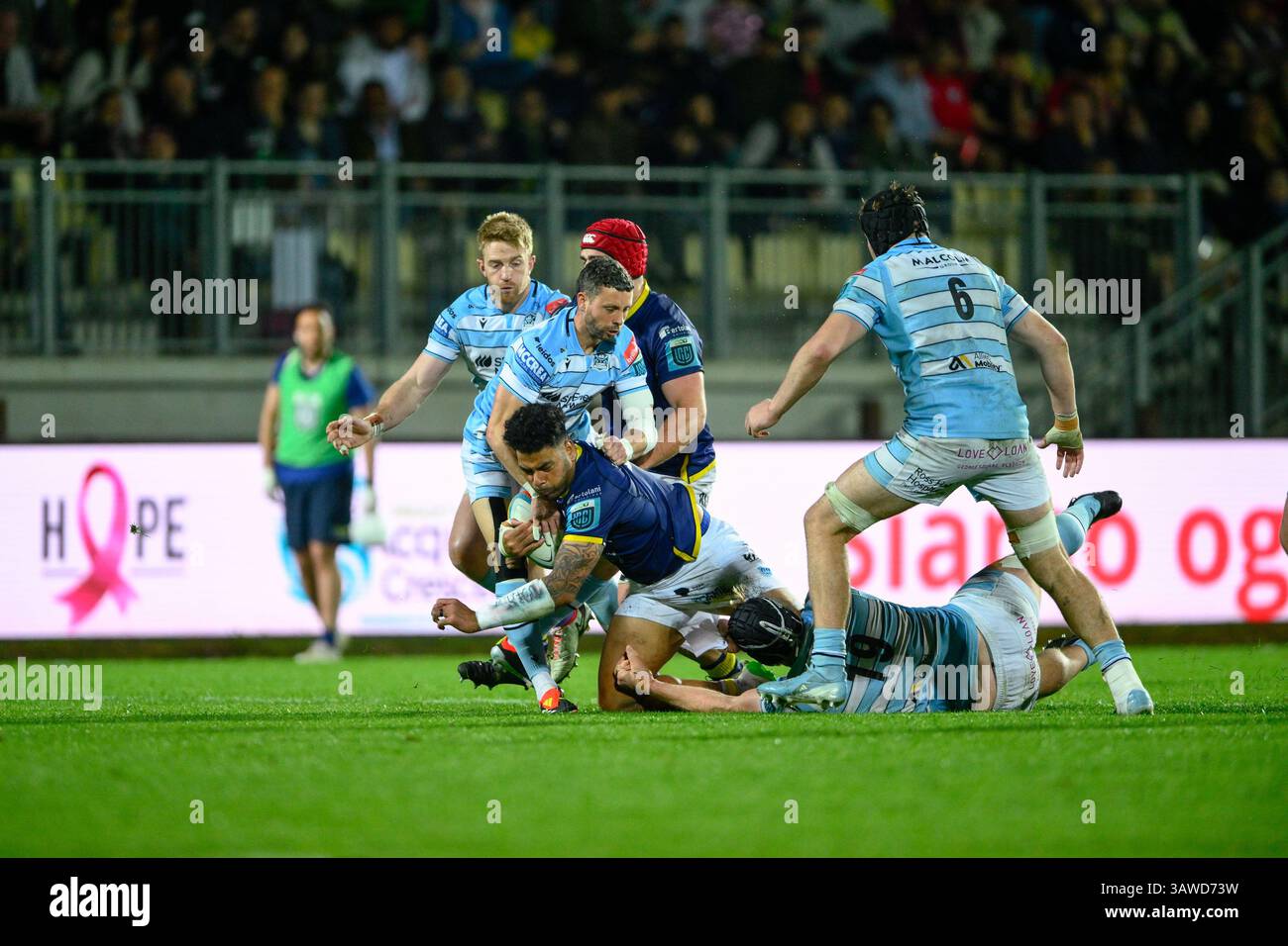 Parma, Italy. 19th Apr, 2025. Fetuli Paea ( Zebre Parma ) during Zebre ...
