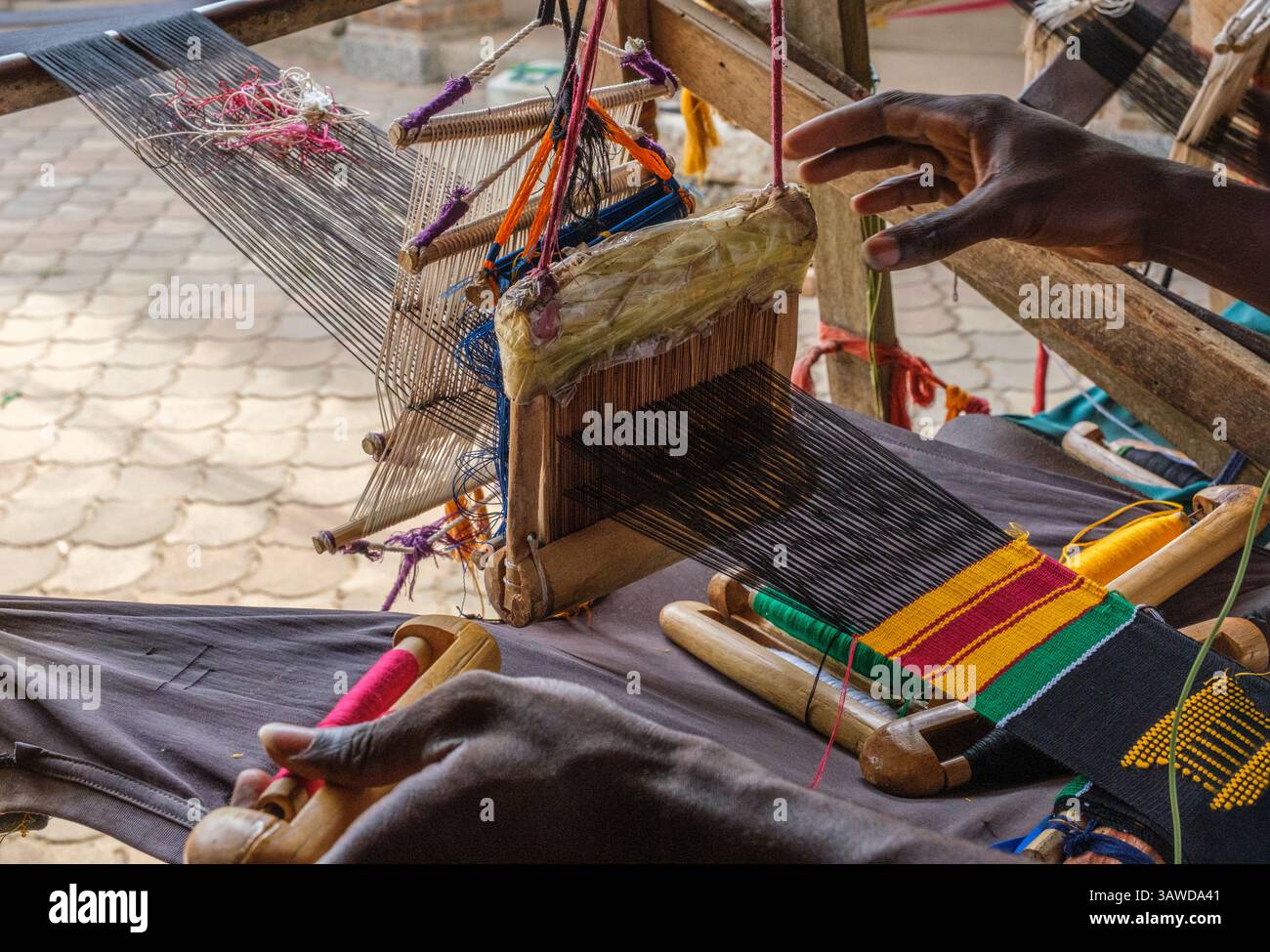 Kente cloth hi-res stock photography and images - Alamy