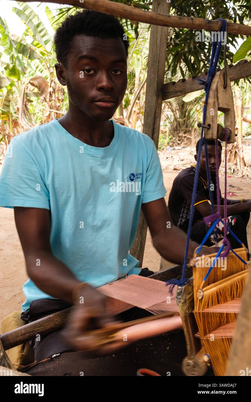 Kente cloth hi-res stock photography and images - Alamy
