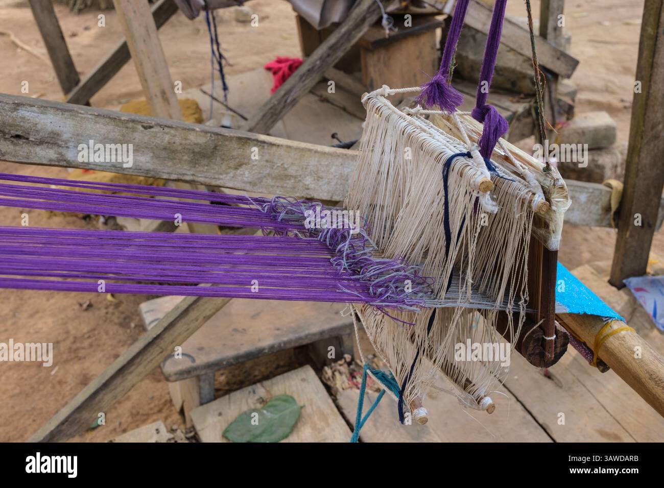 Ghana, Bonwire. Bonwire Kente Museum, Weaver's Loom Stock Photo - Alamy